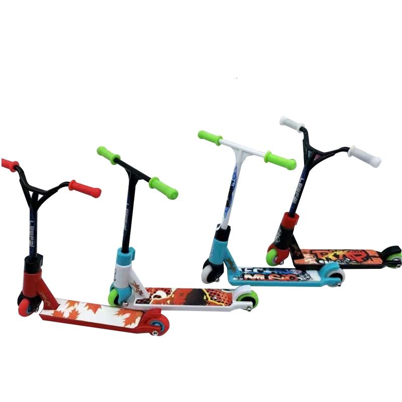 Finger Skateboards Mini Skate Park Finger Scooter Extreme Sport Deck ...